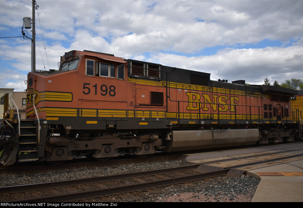 BNSF 5198